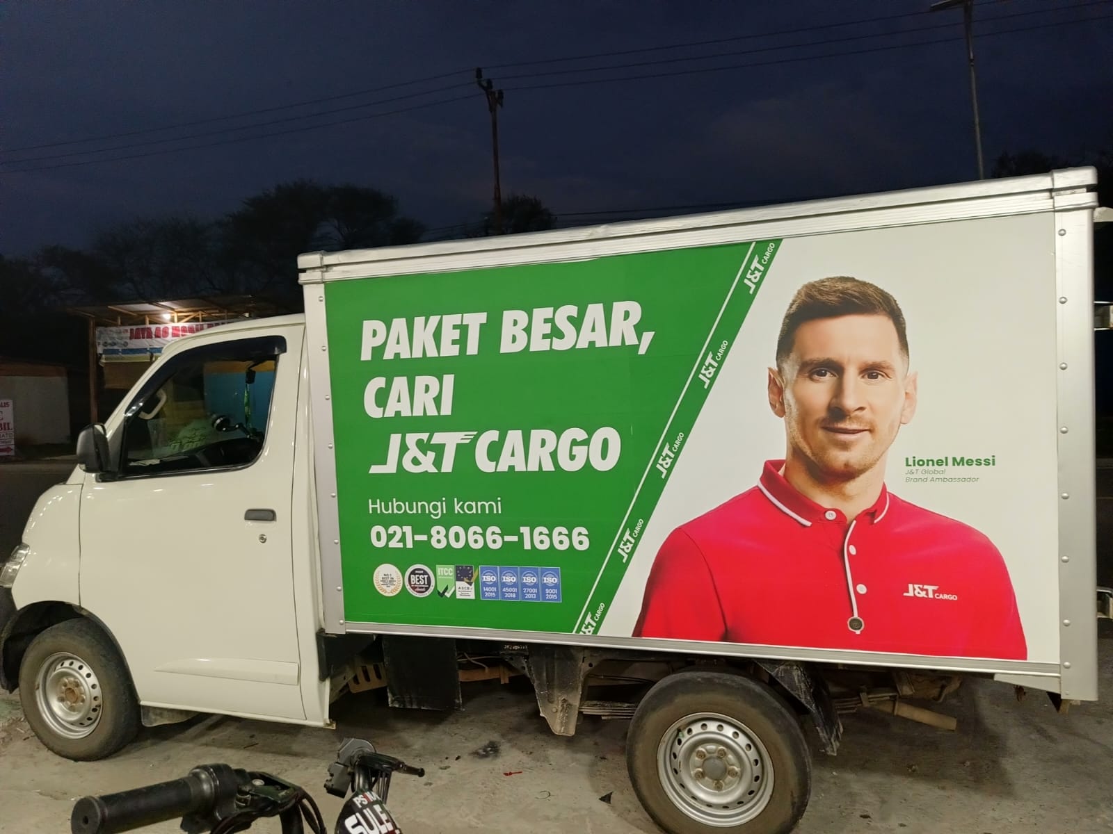 jasa pasang sticker Bus Untuk Car Branding Perusahaan terbaik Surabaya